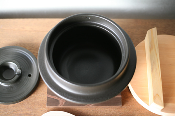 Suzuki - Hagama Rice Pot from Japan | Shokunin.com